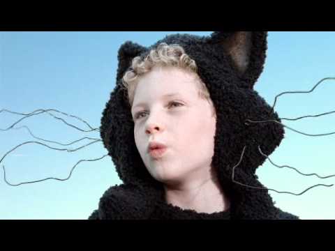 CM 「太陽に愛される色」編[30秒] 井川遥 出演 - YAYAFA