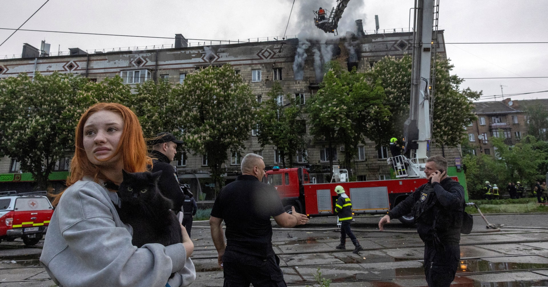 ロシアとウクライナ、互いの首都攻撃 キーウで2人死亡 | ロイター - YAYAFA