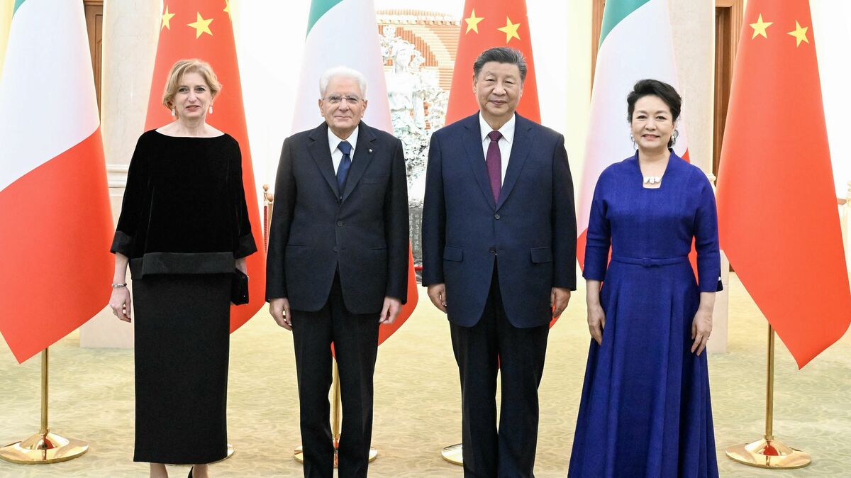 習近平は彼女と出会って｢たった40分｣で恋に落ちた…中国政府がひた隠す｢ファーストレディ｣の暗い過去 毎晩妻に電話をかけ続けたという習近平の新婚生活 | PRESIDENT Online ...